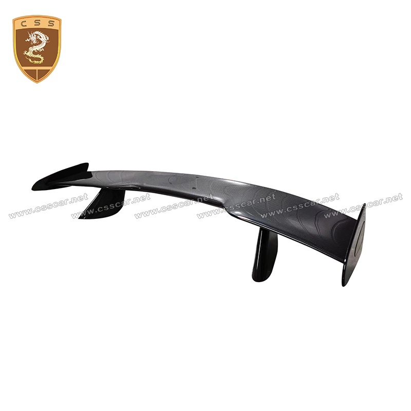 New McLaren GT modified dry carbon fiber MSO spoiler